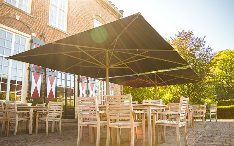 Grote parasol nodig? Solero® Basto horecaparasol | 4x4 of 5x5