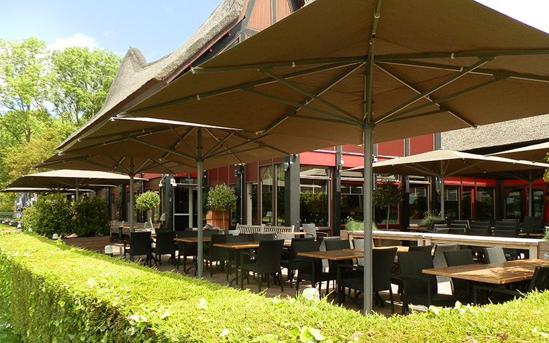 Grote parasol nodig? Solero® Basto horecaparasol | 4x4 of 5x5