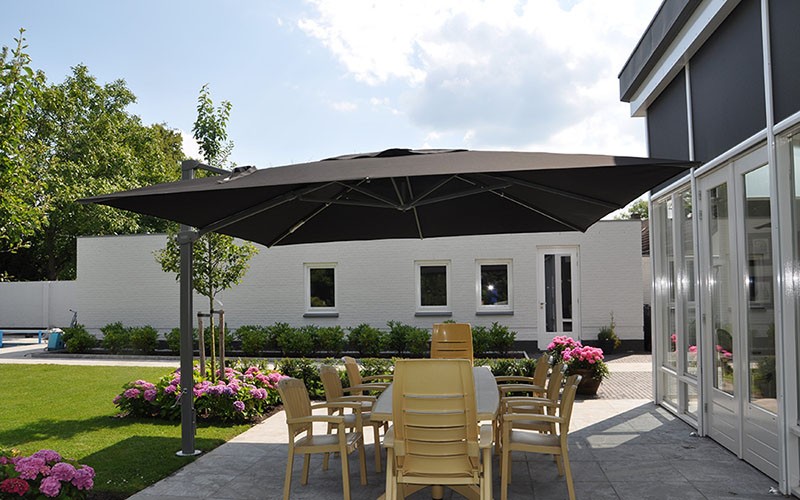 Solero® Palestro | Grote zweefparasol | 4x3 of 4x4 meter